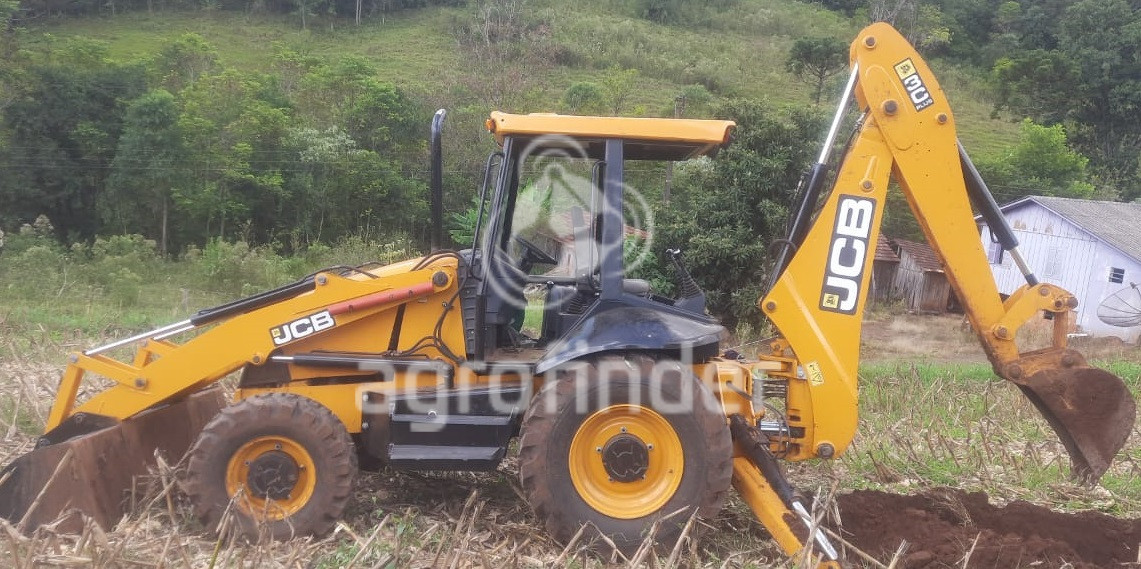 Retroescavadeira JCB 3C Plus Ano 2012 | agrofinder